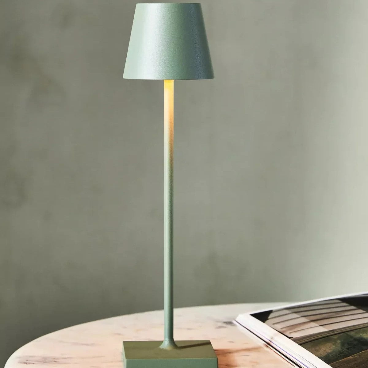 Dimmable Tall Table Lamp – Misterlamp Auckland